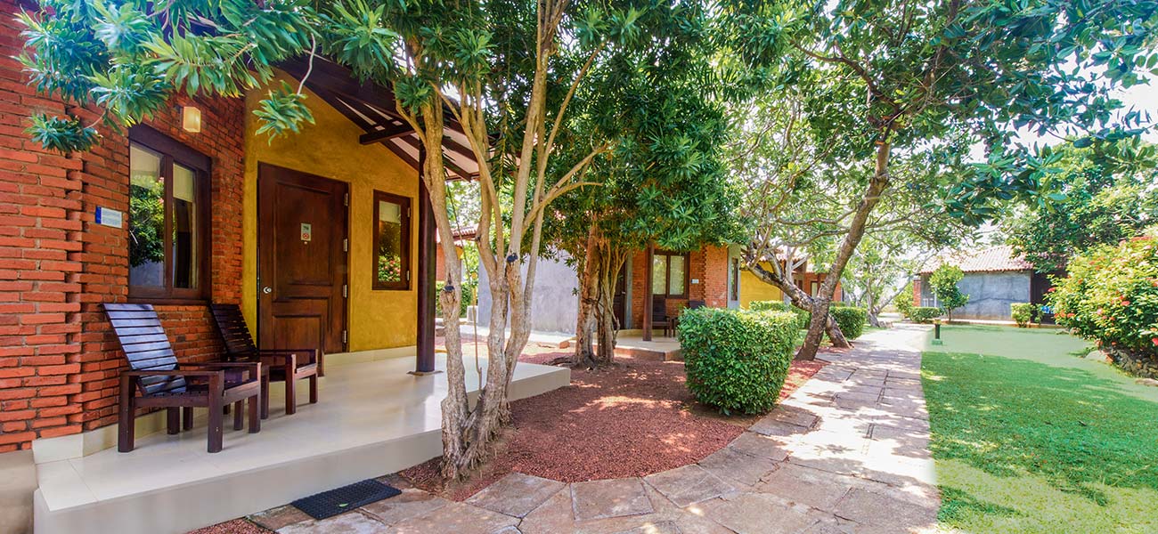 Villas in Negombo | Club Hotel Dolphin | Seaside Villa